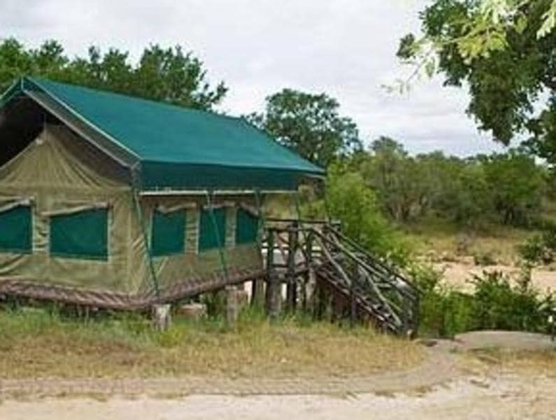 Tamboti Satellite Camp - Drive Botswana